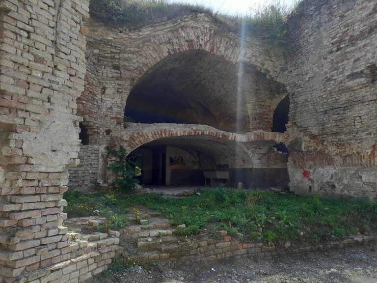 In the Brod Fortress, as a monument of the "O" category, I fished ...